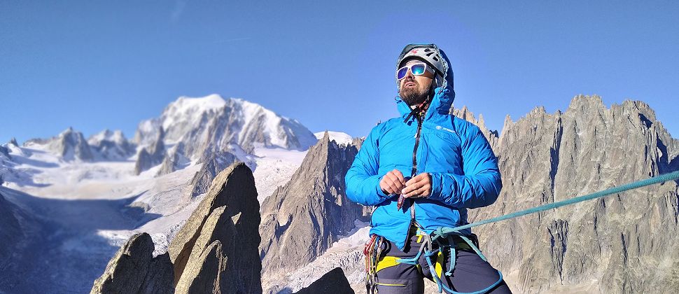 RECENZE: SIR JOSEPH SAREK MAN – NEPROMOKAVÁ PÉŘOVKA | SvětOutdooru