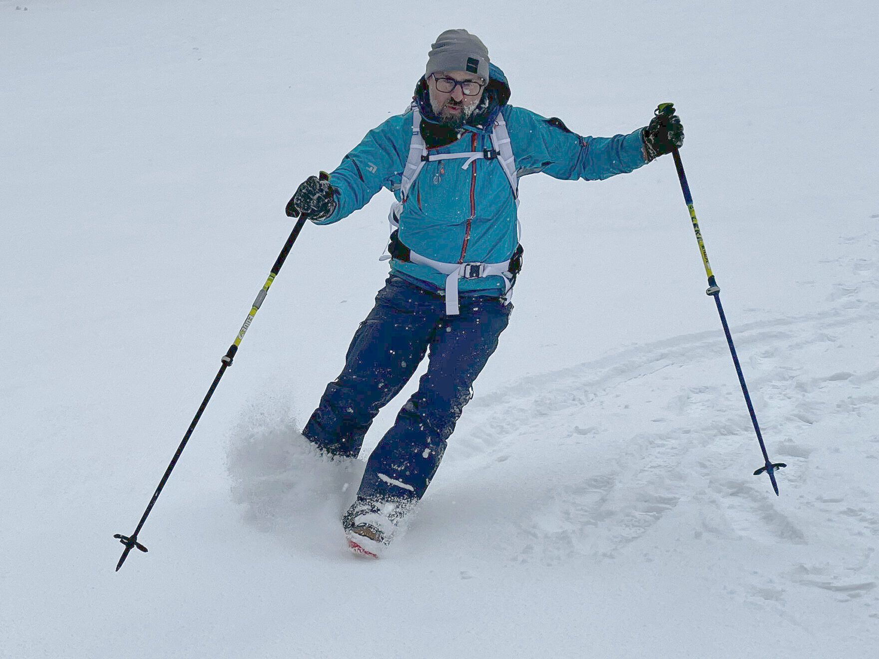 RECENZE: COMBO SKI – KOMBINACE SNĚŽNIC, MINI LYŽÍ A NESMEKŮ | SvětOutdooru