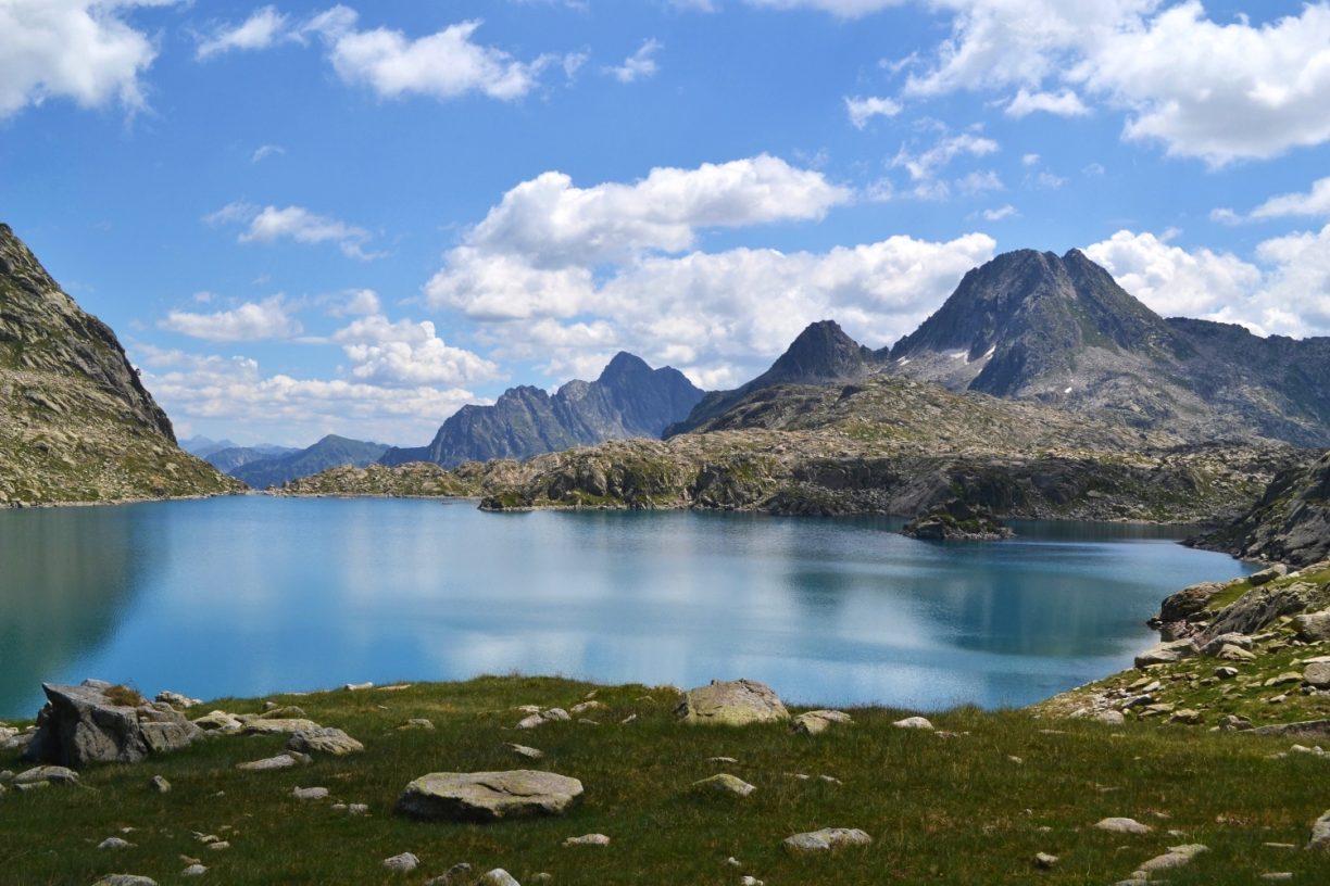 GR 11: přes hřebeny Pyrenejí od Středozemního moře k Atlantiku ...