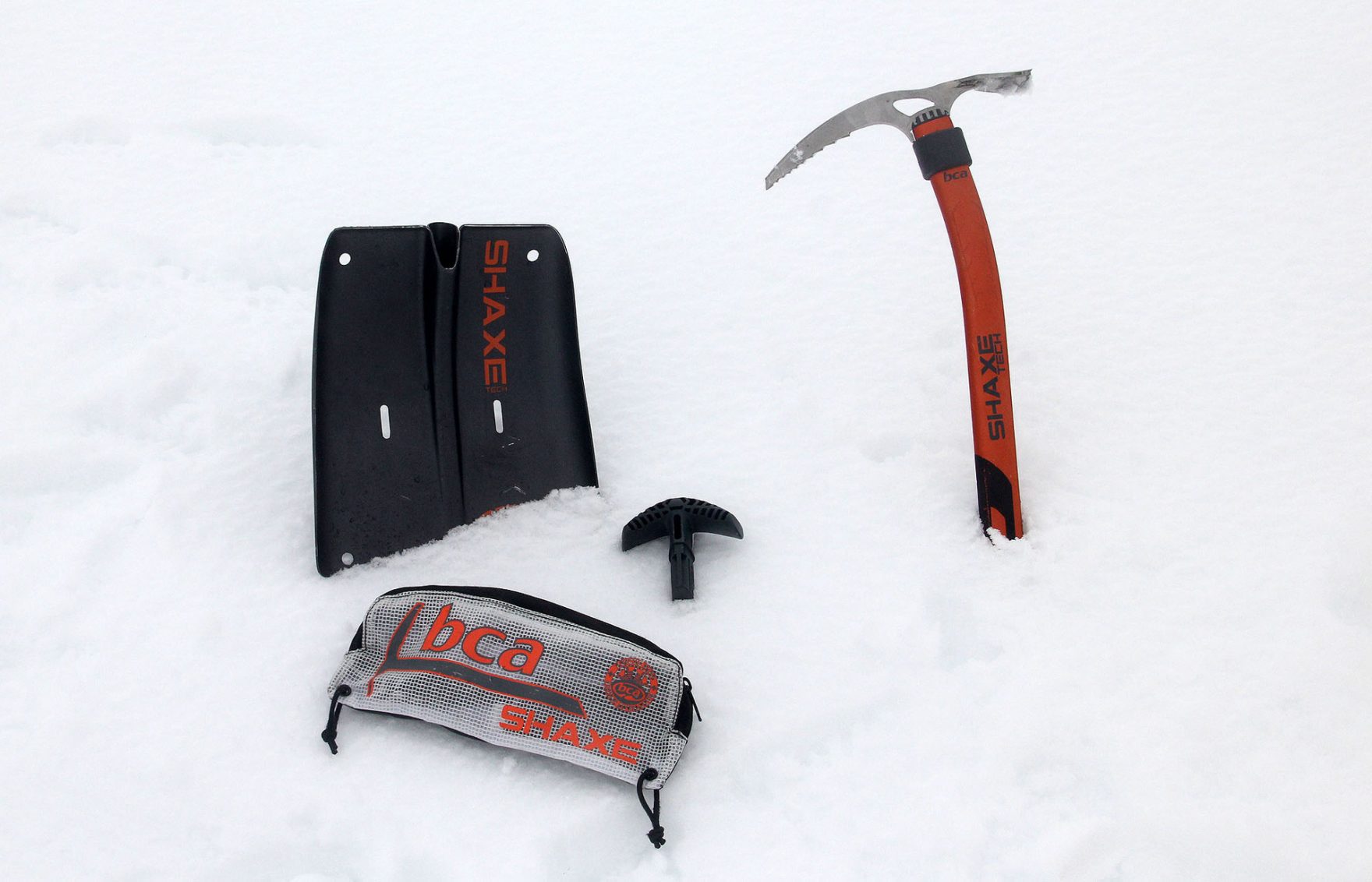 Lopata a cepín v jednom - recenze BCA Shaxe Tech | SvětOutdooru